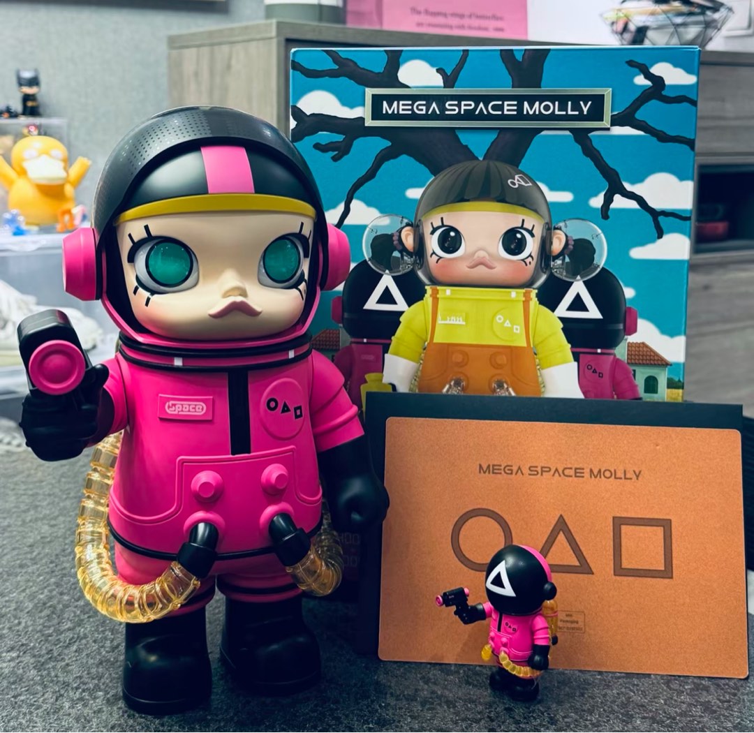Mega Space Molly Squid Game Masked Soldier 400%, Hobbies & Toys, Toys ...