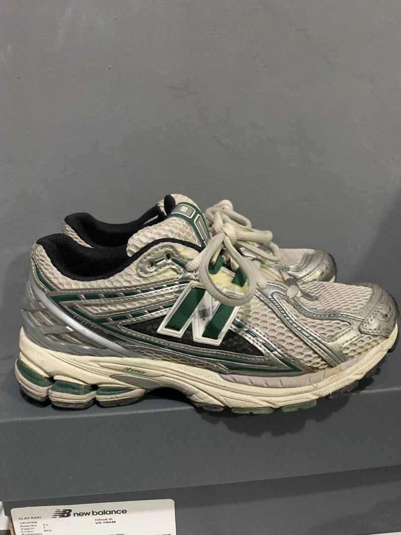 NEW BALANCE 1609r, Fesyen Wanita, Sepatu di Carousell
