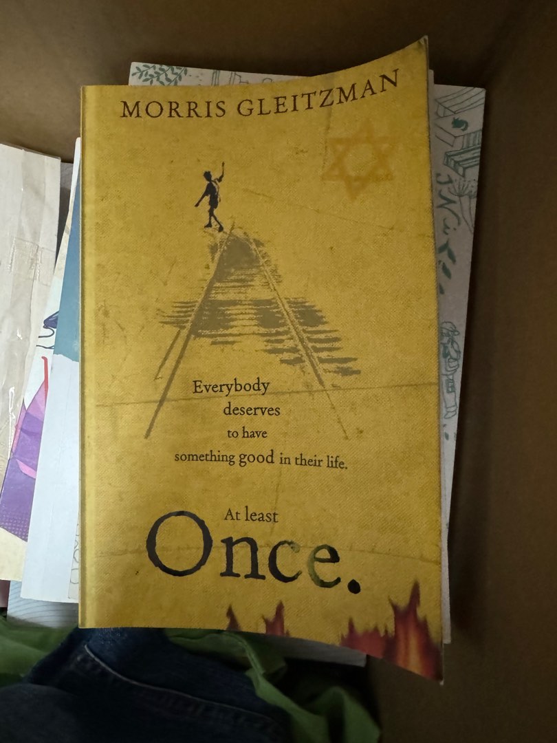 Once by Morris Gleitzman, 興趣及遊戲, 書本 & 文具, 小說及非小說 - Carousell