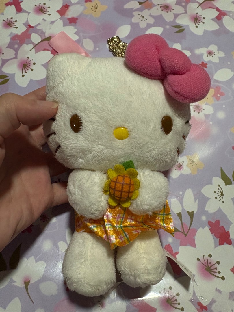 Sanrio: Hello Kitty Sunflower Plush Charm, Hobbies & Toys, Toys & Games ...