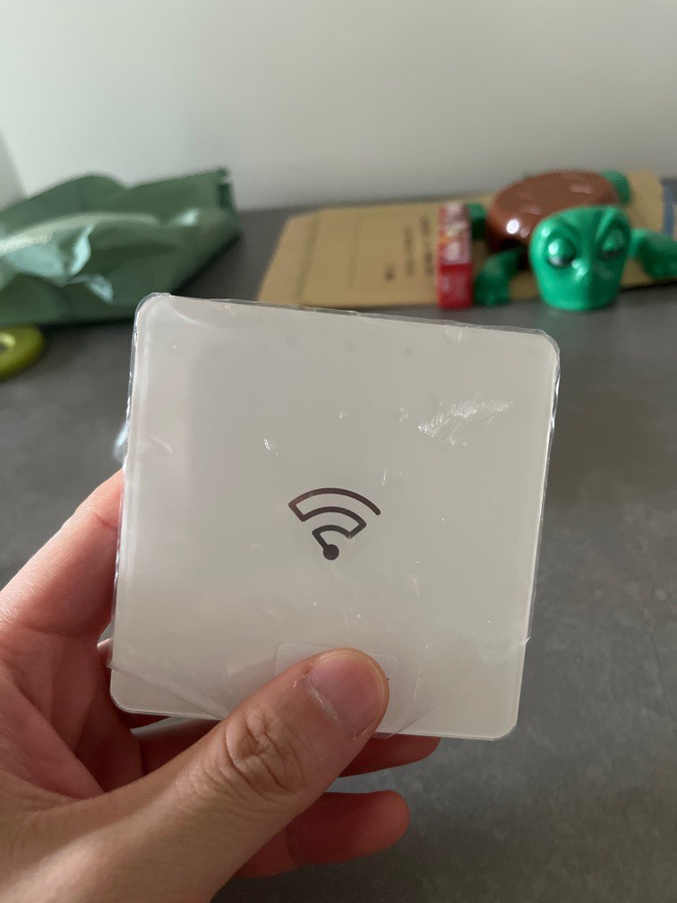 Schneider Electric 施耐德電氣 – Wiser Hub 路由器 CCT501900, 電腦＆科技, 電腦周邊及配件, 其他 - Carousell