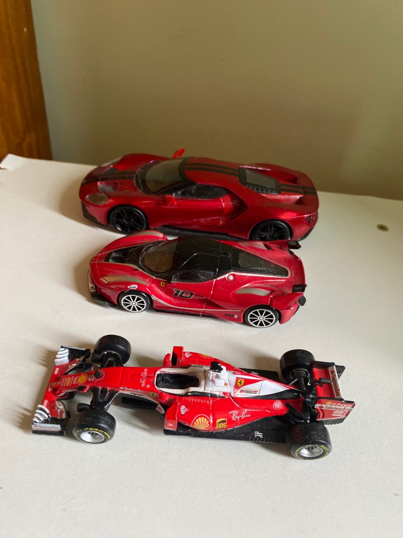 (Set) Bburago Ferrari SF16-H Formula 1, Ferrari FXX K, Petron Ford GT ...