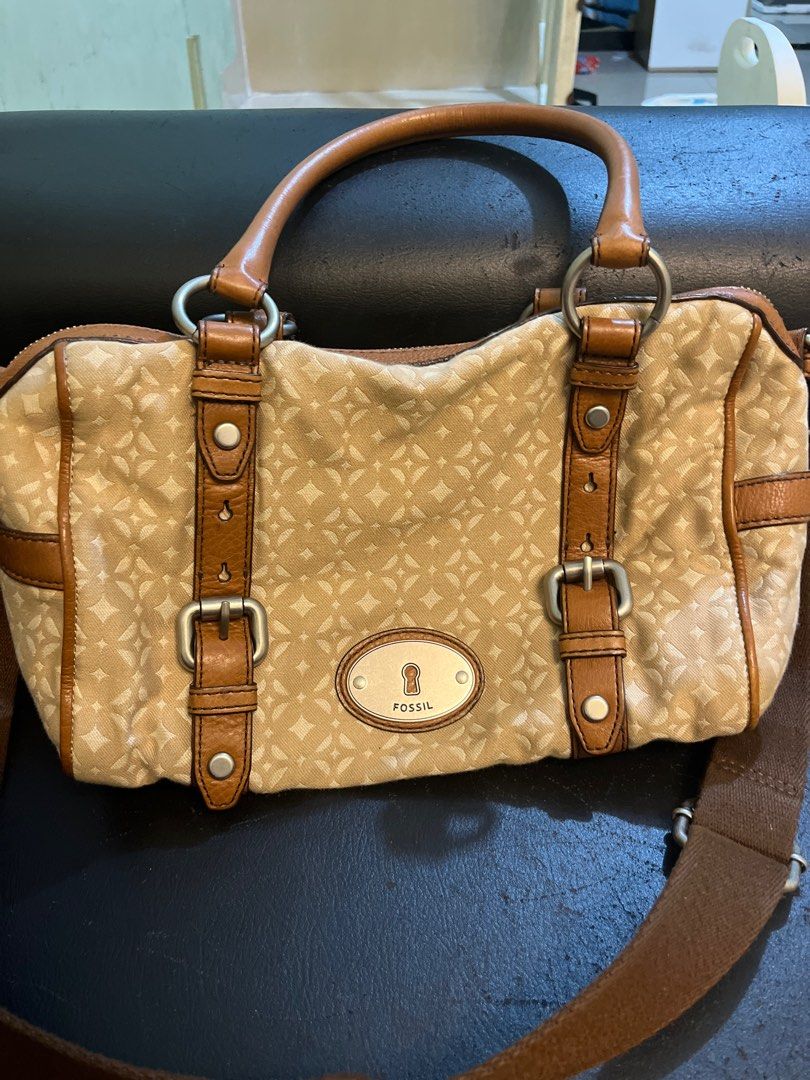 tas fossil, Fesyen Wanita, Tas & Dompet di Carousell
