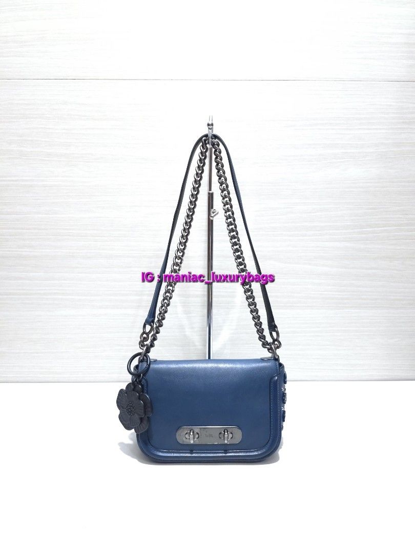 COACH - Swagger Shoulder Bag 20 with Willow Floral, Barang Mewah, Tas ...