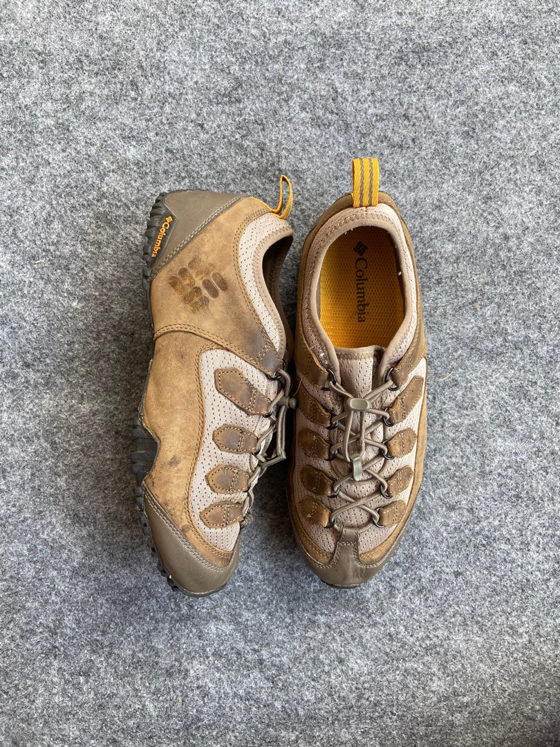 Columbia Tracking Shoes, Fesyen Pria, Sepatu , Sneakers di Carousell