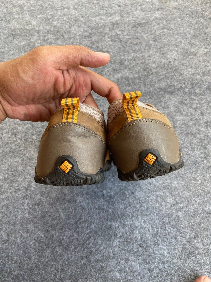 Columbia Tracking Shoes, Fesyen Pria, Sepatu , Sneakers di Carousell