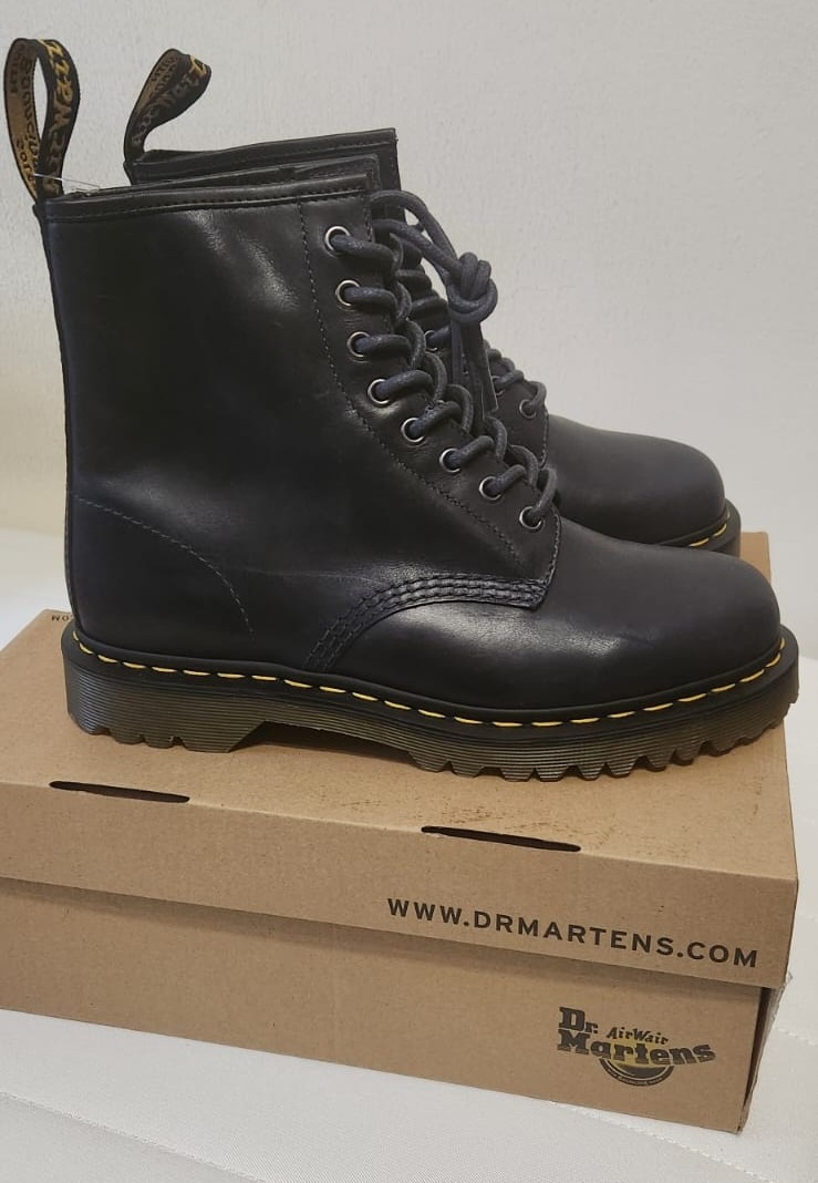 Dr. Martens Lexington Boots, Men's Fashion, Footwear, Boots on Carousell