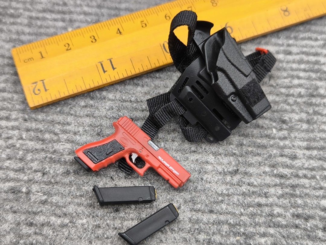 KING'S TOYS 8009 World Doomsday 2023 Zombie Hunter - Plastic Pistol (1/ ...