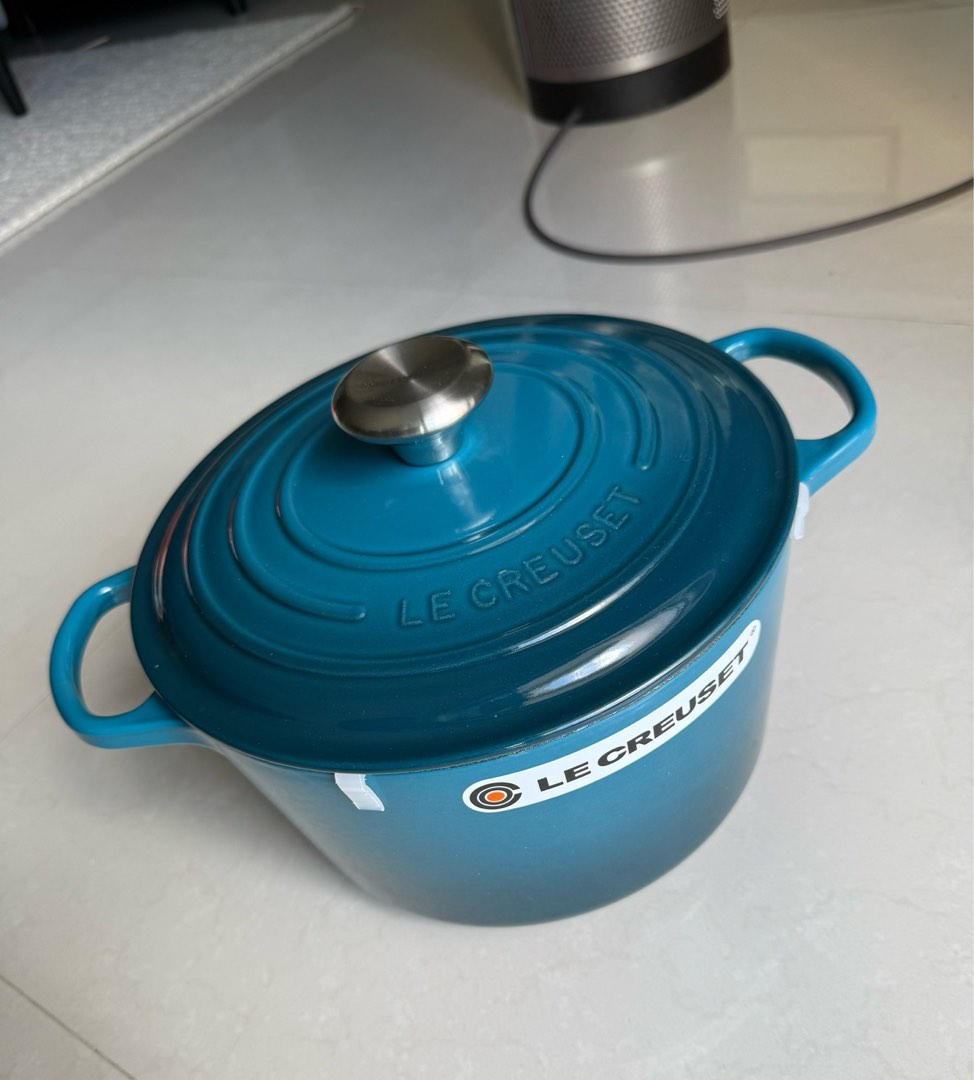 Le Creuset deep round casserole 5L capacity, Furniture & Home Living ...