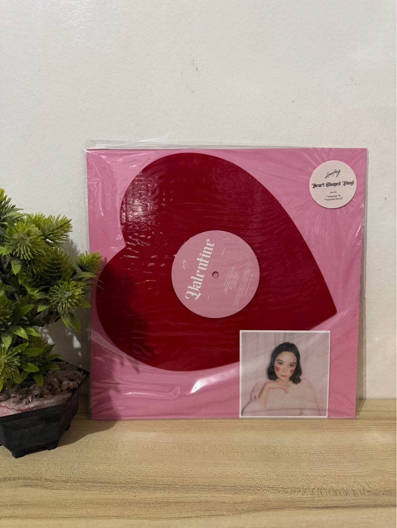 RARE/NUMBERED: LAUFEY- VALENTINE HEART SHAPED NUMBERED VINYL LIMITED TO ...