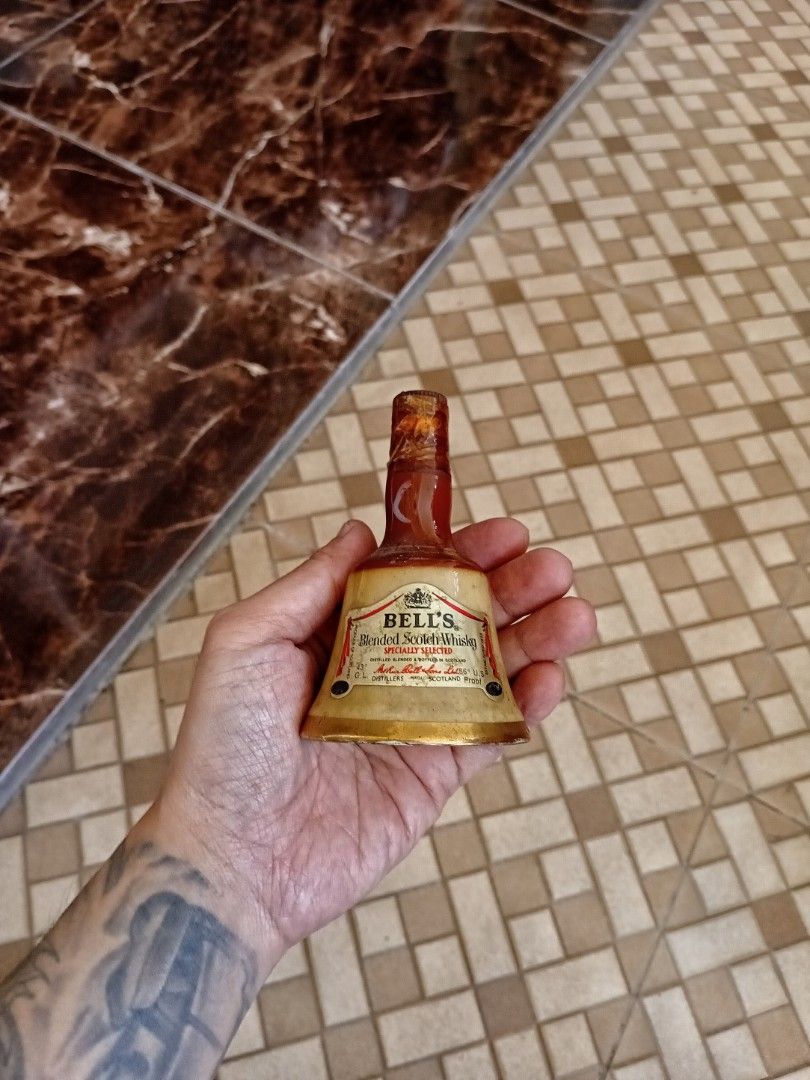 [YEAR-END SALE] Rare Vintage 1980s WADE BELL'S SCOTCH WHISKY Specially ...