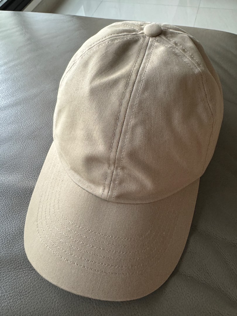Uniqlo cap, Men's Fashion, Watches & Accessories, Caps & Hats on Carousell