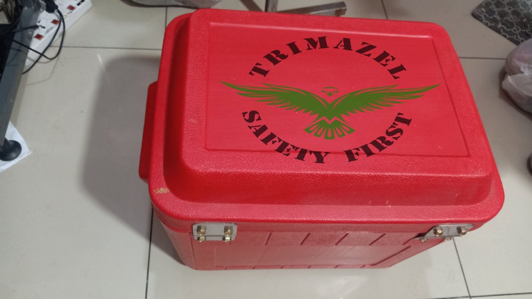 COOLER BOX 28 LITERS, Furniture & Home Living, Home Improvement ...