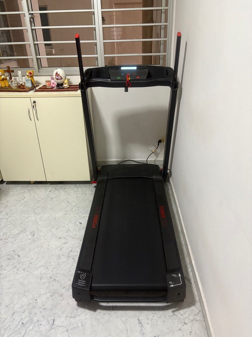 DOMYOS Power Run Treadmill Run100 E-Connected, Sports Equipment ...