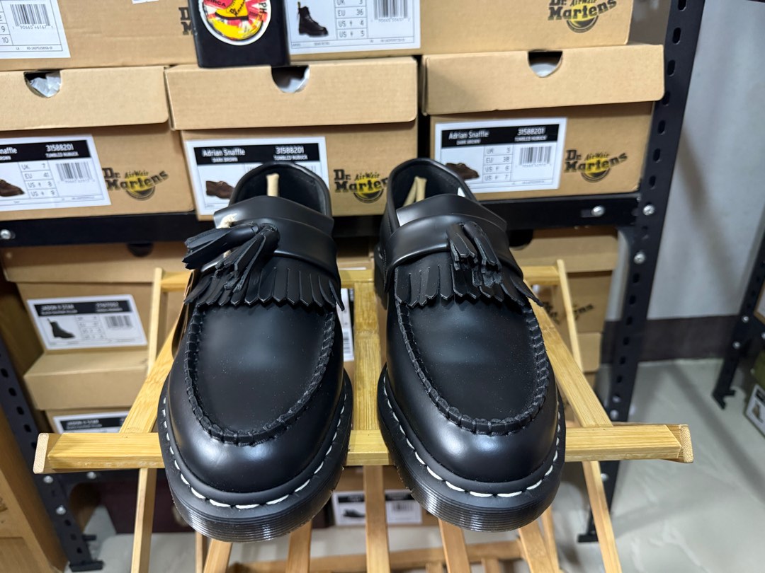 Dr. Martens Adrian WS Uk5, Uk9 & Uk11, Men's Fashion, Footwear, Boots on Carousell