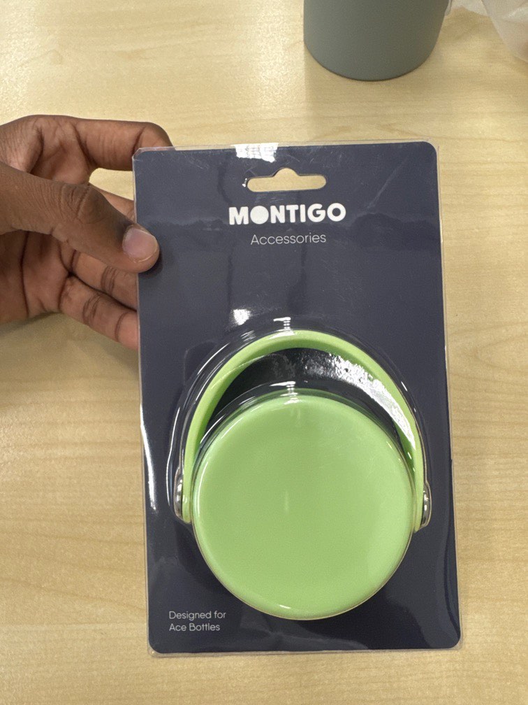 MONTIGO ACE BOTTLE CAP, Everything Else on Carousell
