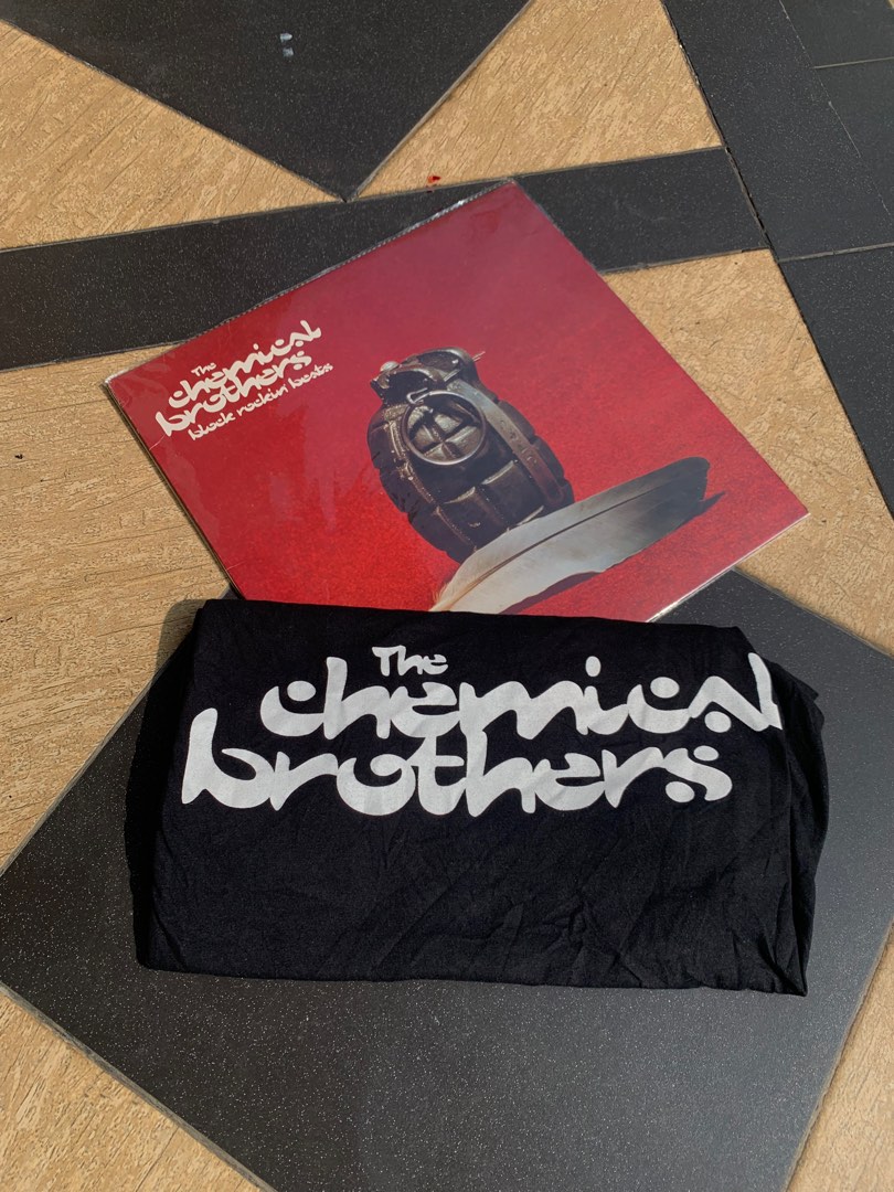 T shirt chemical brother x vinyl, Musik & Media, CD, DVD & Lainnya di ...