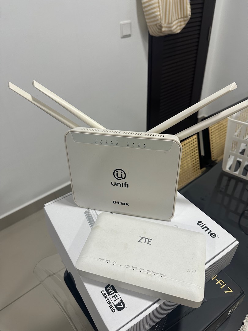 Unifi Wifi Router and ZTE Modem, Computers & Tech, Office & Business ...