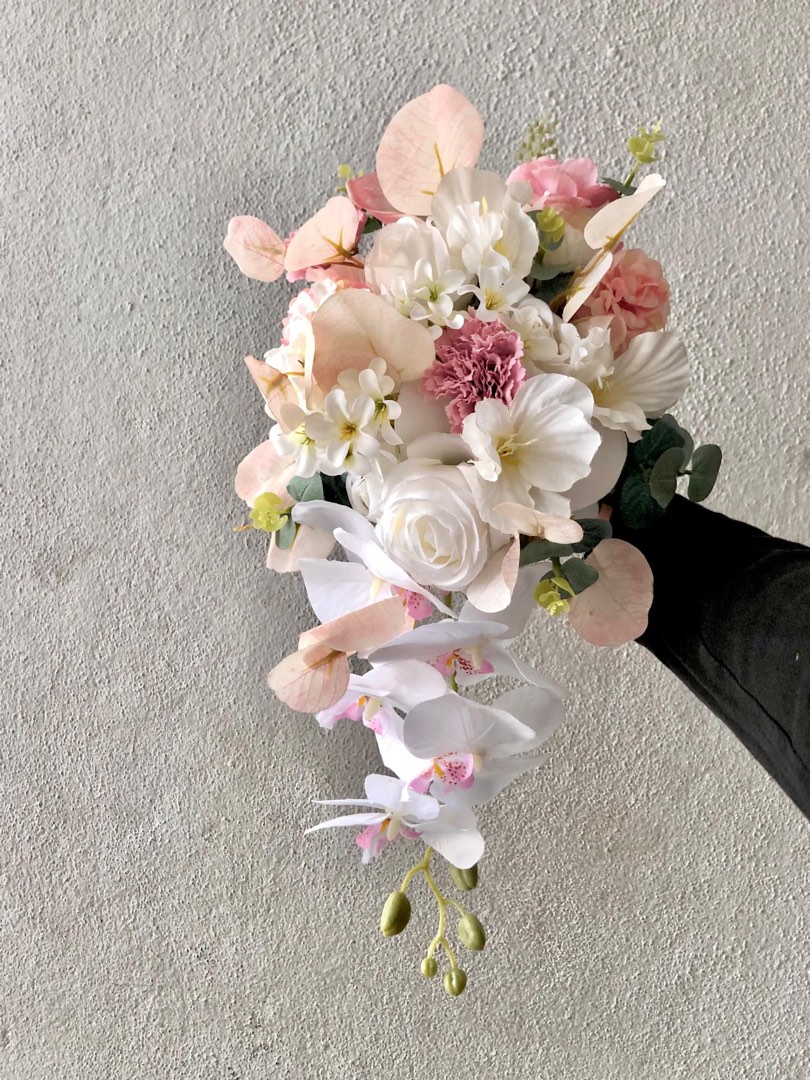 Hand Bouquet Nikah, Hobbies & Toys, Stationery & Craft, Flowers ...