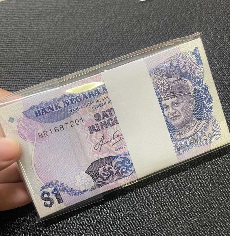 Old Note Malaysia Rm 1 stack 100 Running No., Hobbies & Toys ...
