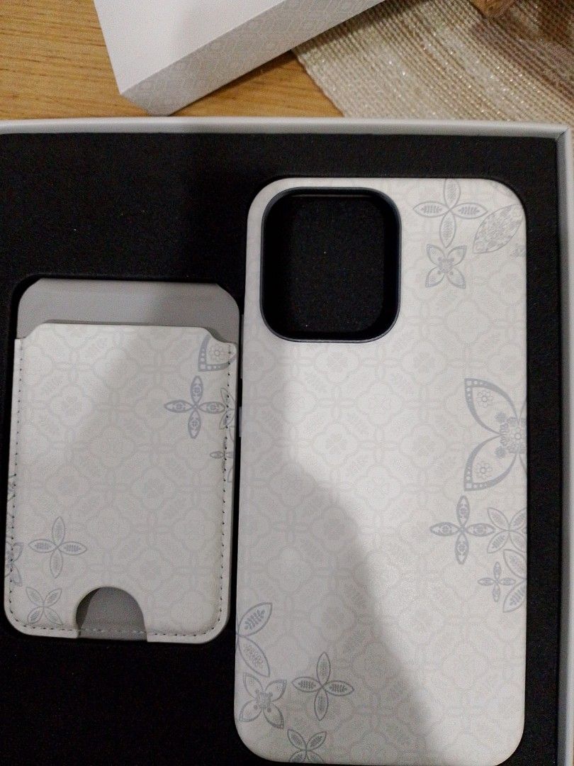 Oppo reno 14F limited case batik edition ori, Telepon Seluler & Tablet ...