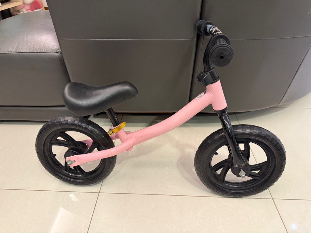 Pink Balance Bike for Toddlers FOC, Sports Equipment, Bicycles & Parts, Bicycles on Carousell