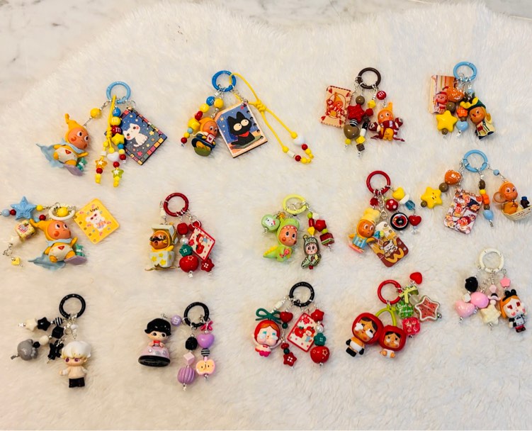 Popmart twinkle twinkle keychain / phone accessories, Hobbies & Toys ...