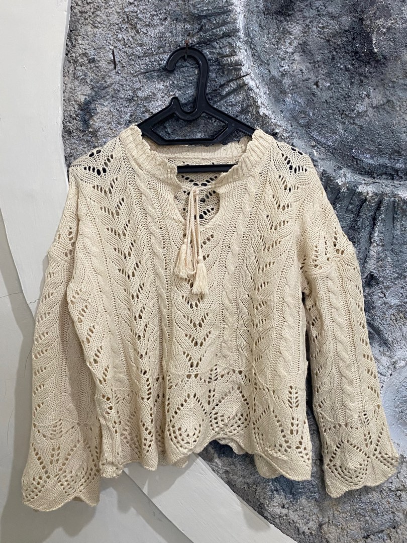 Atasan jaring jaring, Fesyen Wanita, Pakaian Wanita, Atasan di Carousell