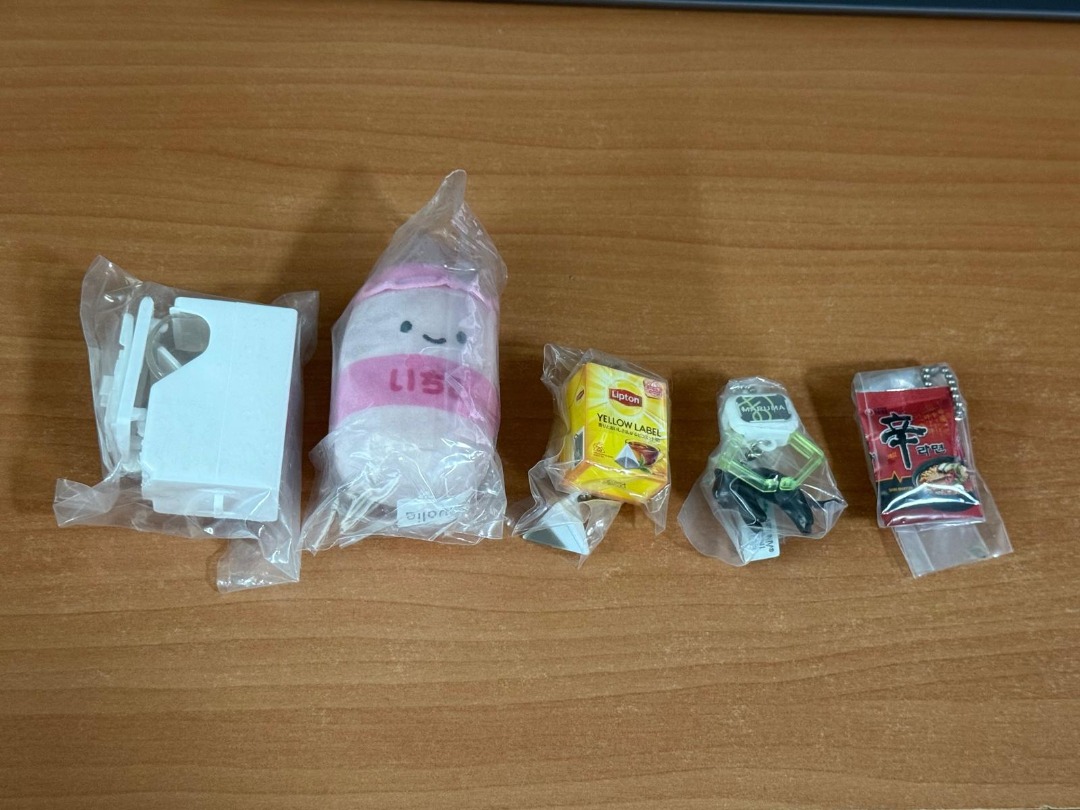 [Available] Gachapon Lipton, Cat Claw, Mini Gachapon machine ...