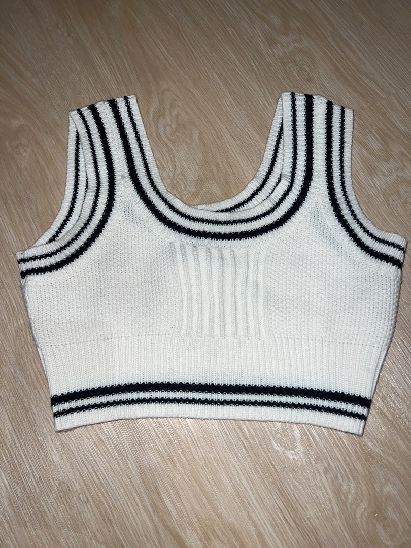 Juicici knitted cropped top, Fesyen Wanita, Pakaian Wanita, Atasan di ...