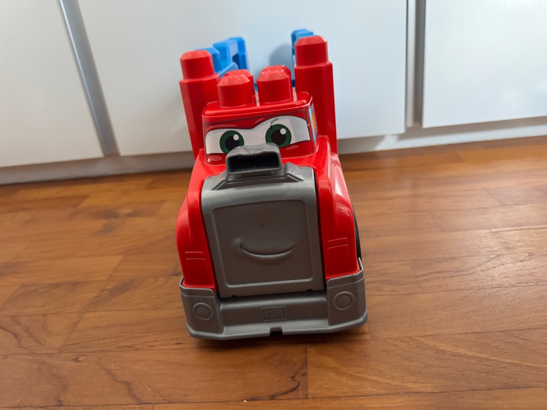 Mega Bloks Cars Mack Truck, Hobbies & Toys, Toys & Games on Carousell