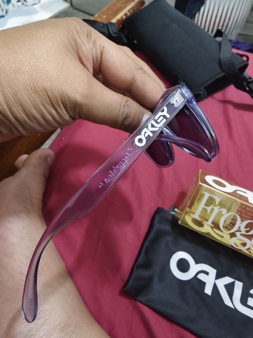 OAKLEY FROGSKINS 1ST GENERATION, Men's Fashion, Watches & Accessories ...