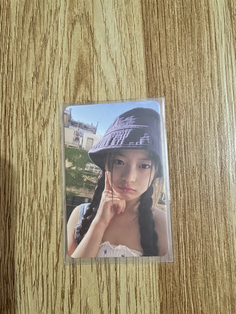 Official Photocard New Jeans Hanni Bucket, Hobbies & Toys, Memorabilia ...
