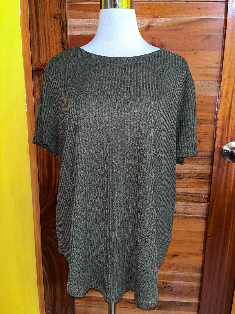 Preloved large tops and dress set, Women's Fashion, Tops, Blouses on ...