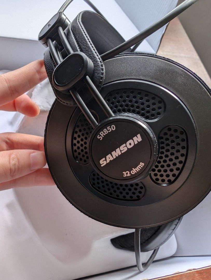 Samson SR850 Studio Headphones, Audio, Headphones & Headsets on Carousell