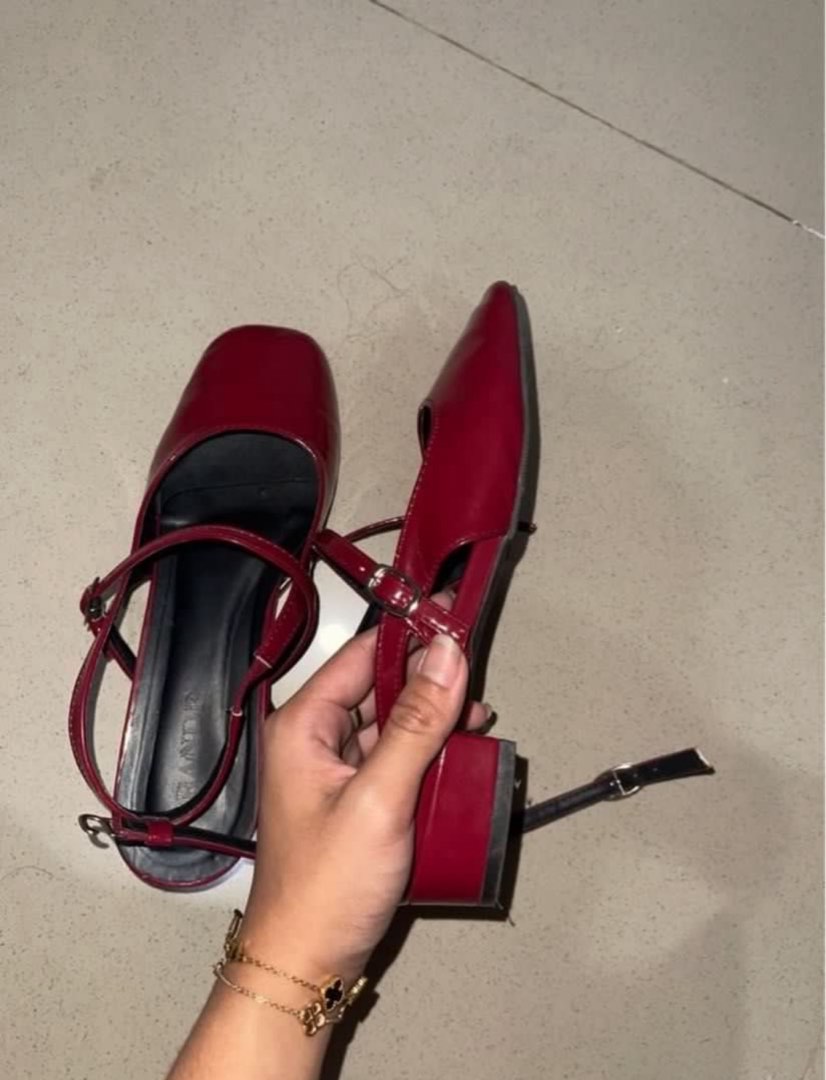 Sepatu Merah, Fesyen Wanita, Sepatu di Carousell