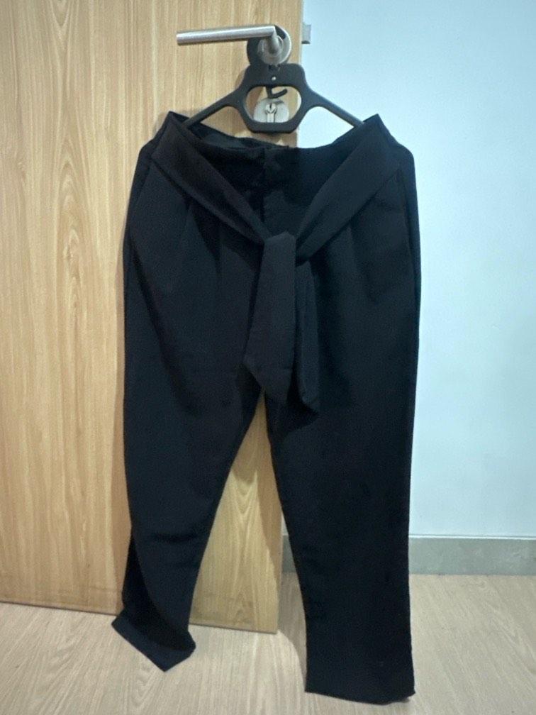 Celana the executive hitam ada tali depan, Fesyen Wanita, Pakaian ...