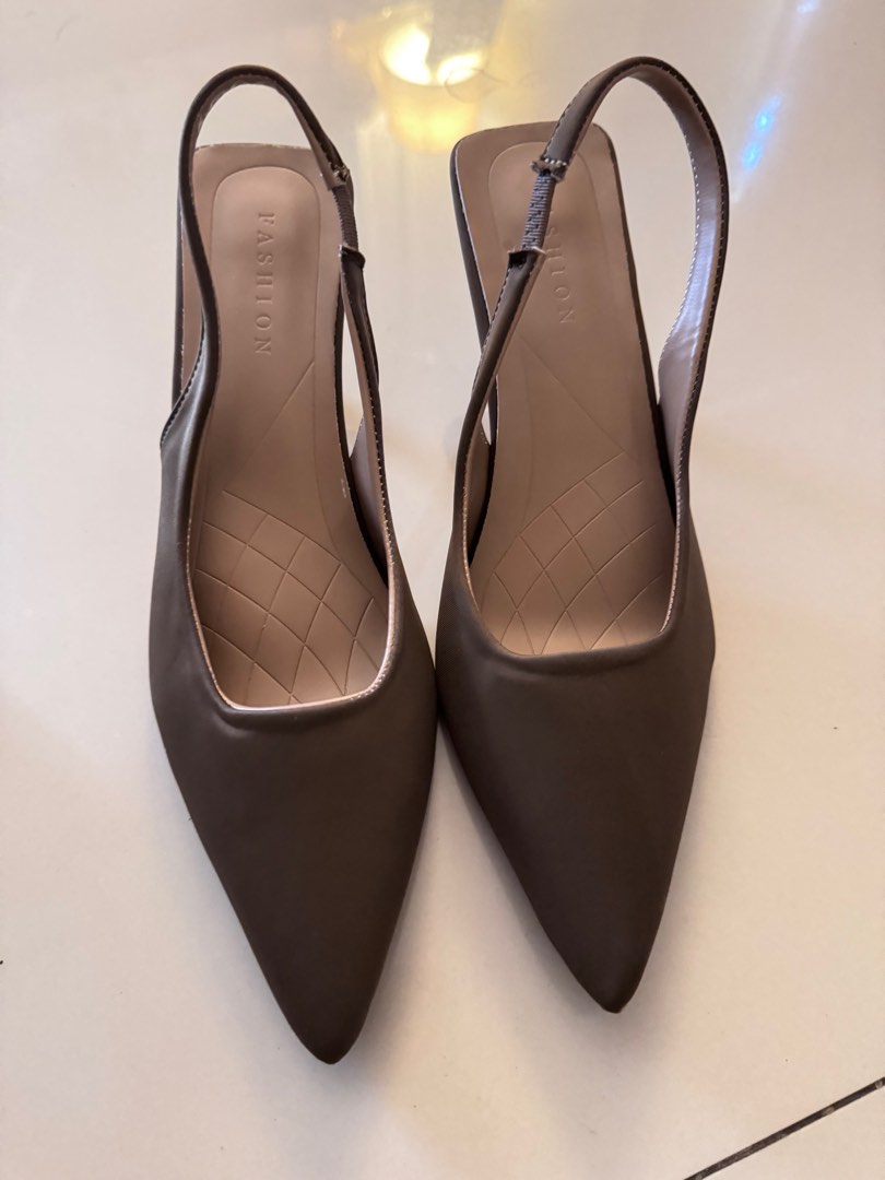 High heels wanita warna coklat, Fesyen Wanita, Sepatu di Carousell