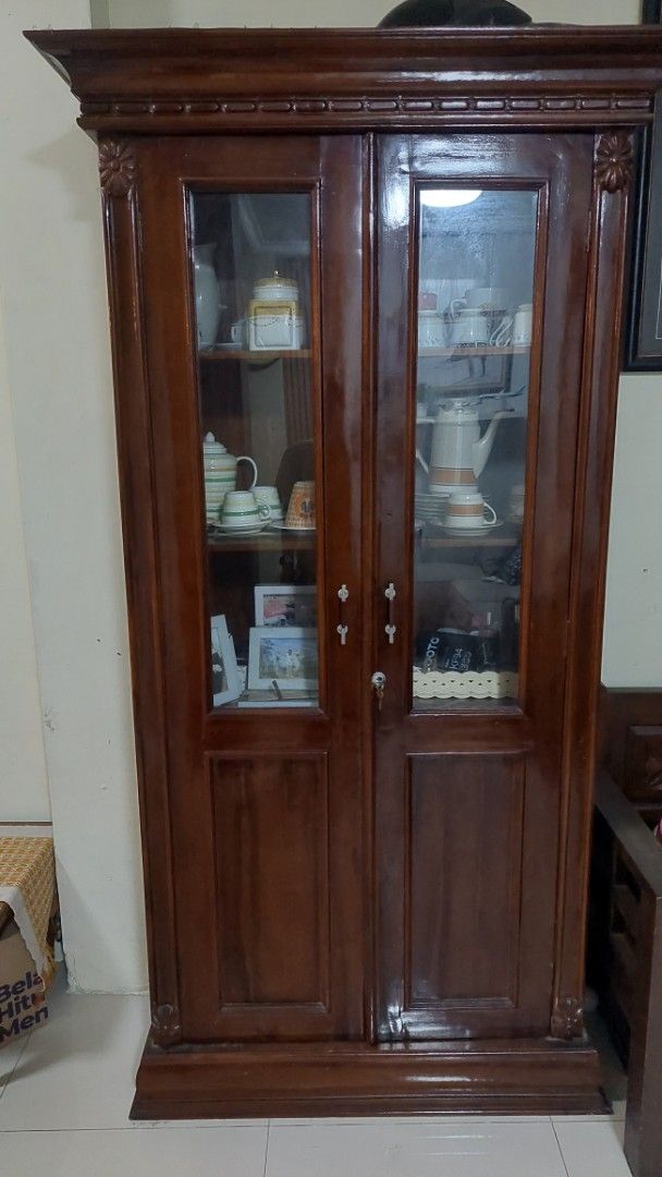 Lemari Kayu Jati, Perabotan Rumah di Carousell