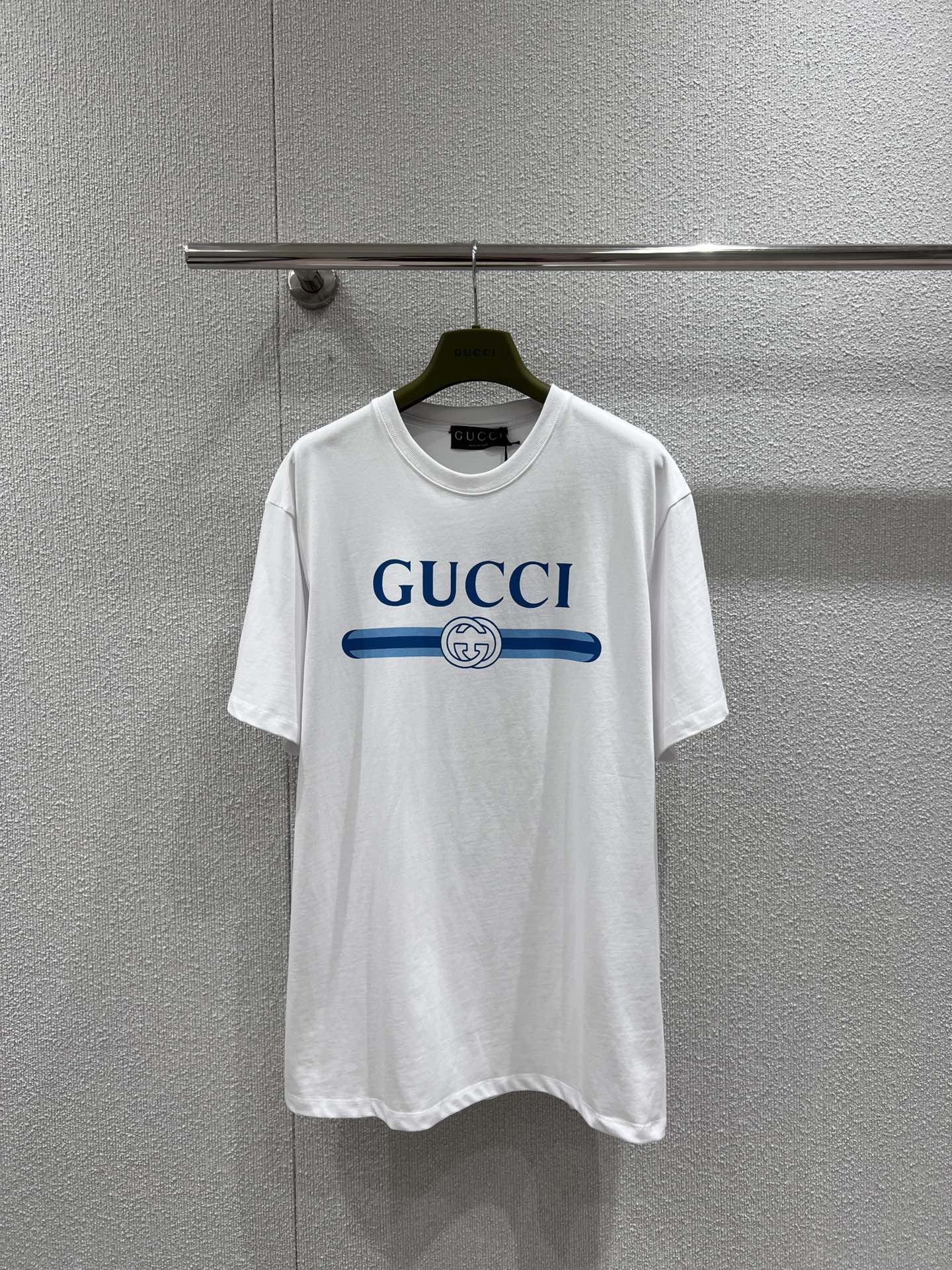 Authentic gucci fw logo printed short-sleeved t-shirt, Luxury, Apparel ...