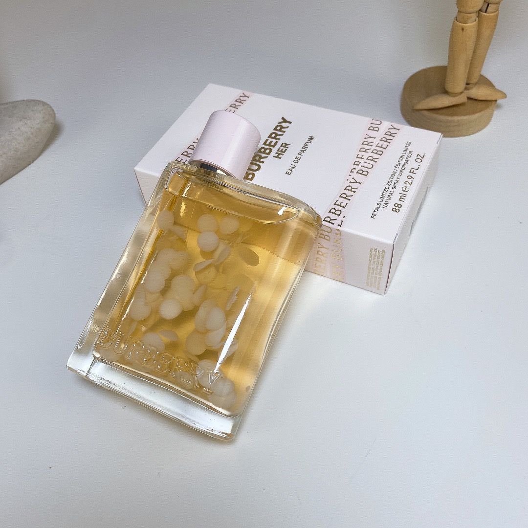 Burberry Flower and Her Eau de Parfum 100ml, Beauty & Personal Care ...