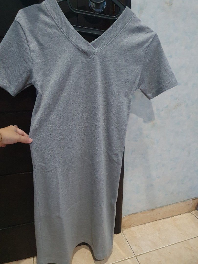 Dress rajut V-neck, Fesyen Wanita, Muslim Fashion, Gaun di Carousell