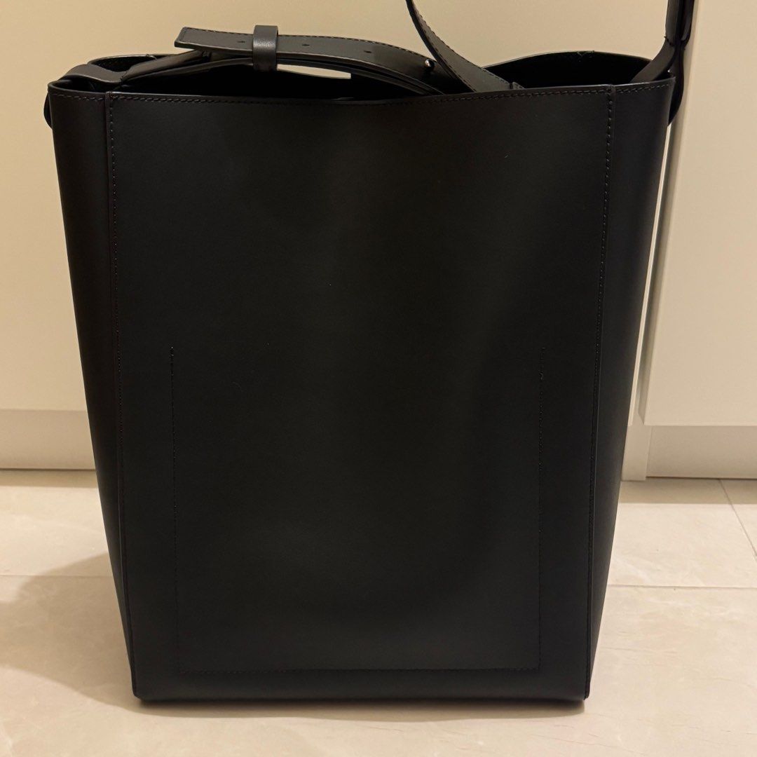 Everlane The Studio Bag Black, 女裝, 手袋及銀包, 單肩包 - Carousell