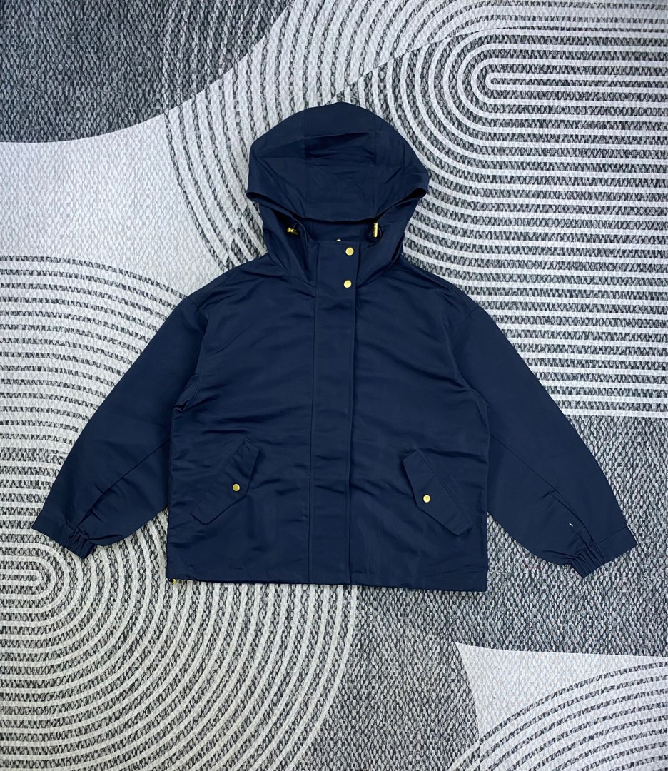 Gu Hooded Jacket, Women's Fashion, Coats, Jackets and Outerwear on ...