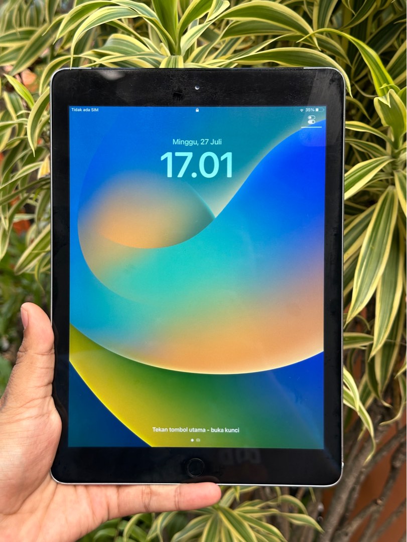 iPad Gen 5 64GB WIFI+CELL All Operator, Telepon Seluler & Tablet ...