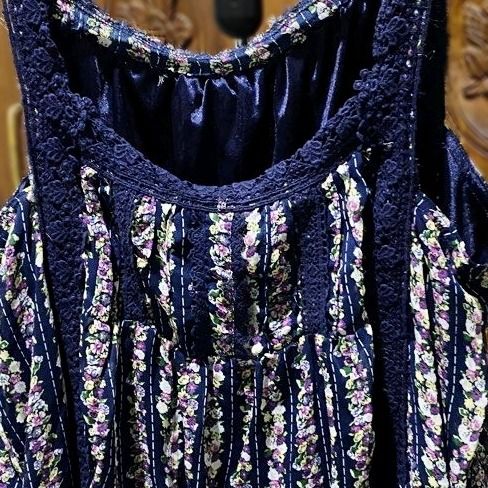 Premium Ruffle-Hem Tanktop Tali Renda Big Size XL-XXL Navy Biru Tua Motif Bunga Coquette Bahan ...
