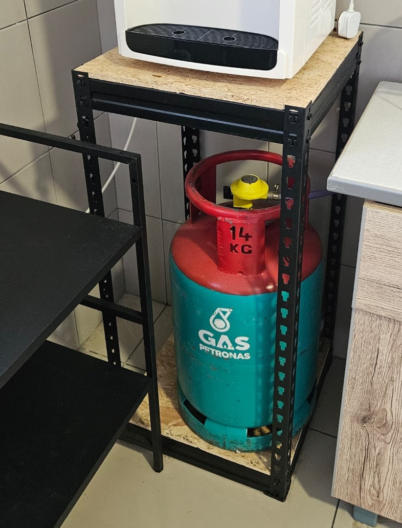 rak tong gas / gas cylinder rack, Furniture & Home Living, Furniture ...