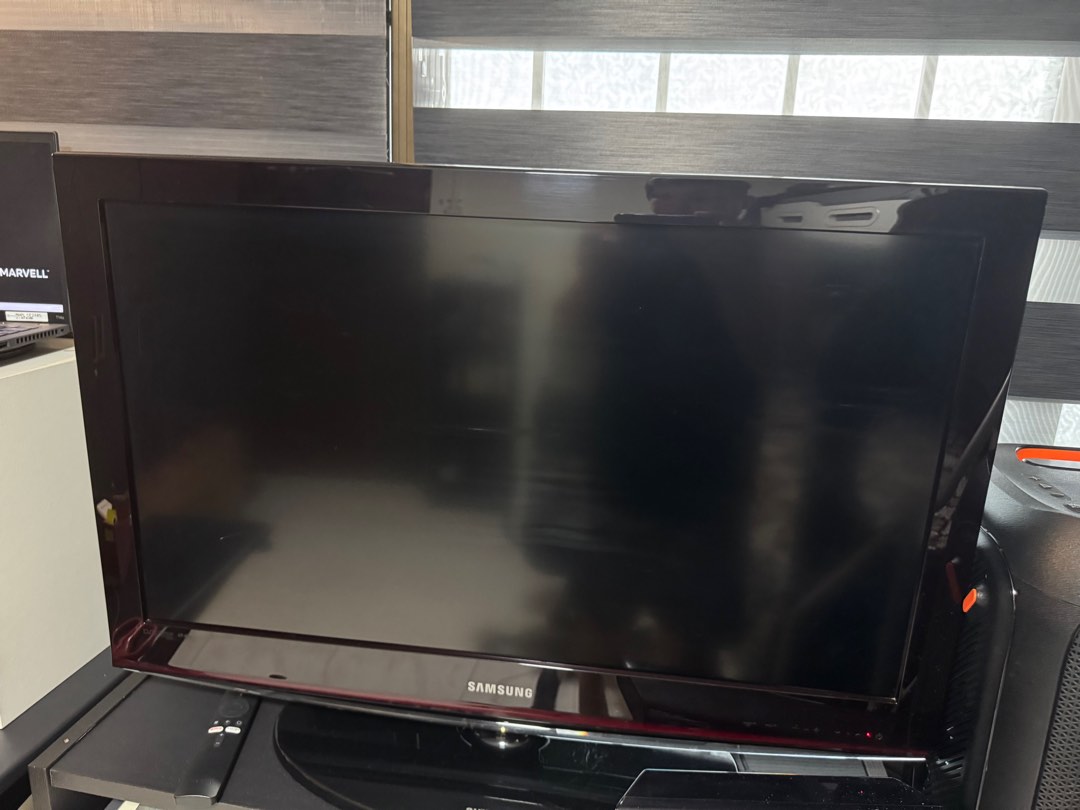 Samsung TV. Old and damaged LED, TV & Home Appliances, TV ...