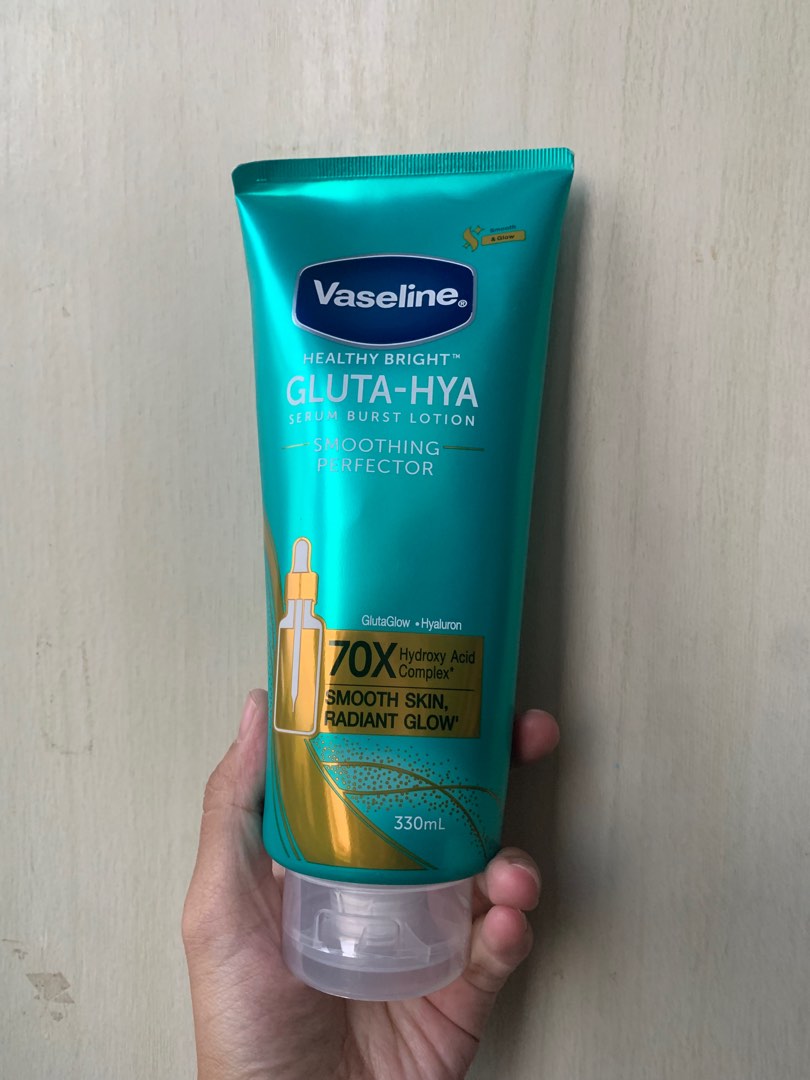 Vaseline gluta hya 330ml, Kesehatan & Kecantikan, Kulit, Sabun & Tubuh di Carousell