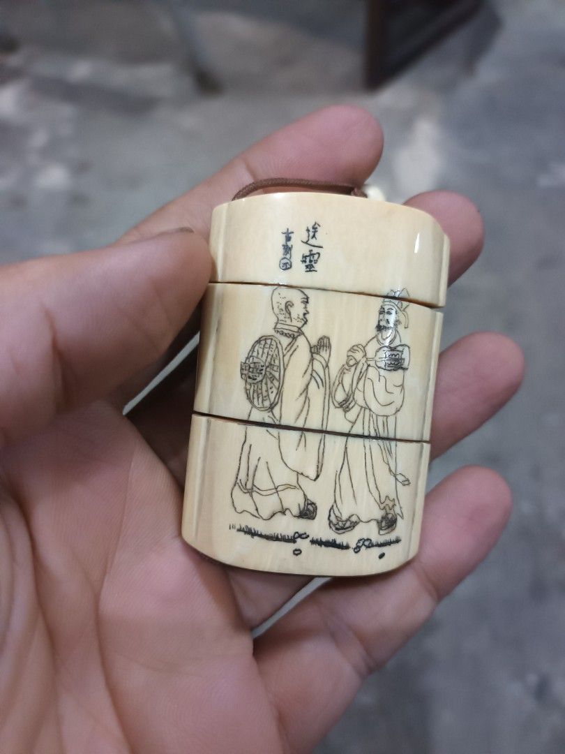 Antique Japanese Ivory, Antik, Pajangan di Carousell
